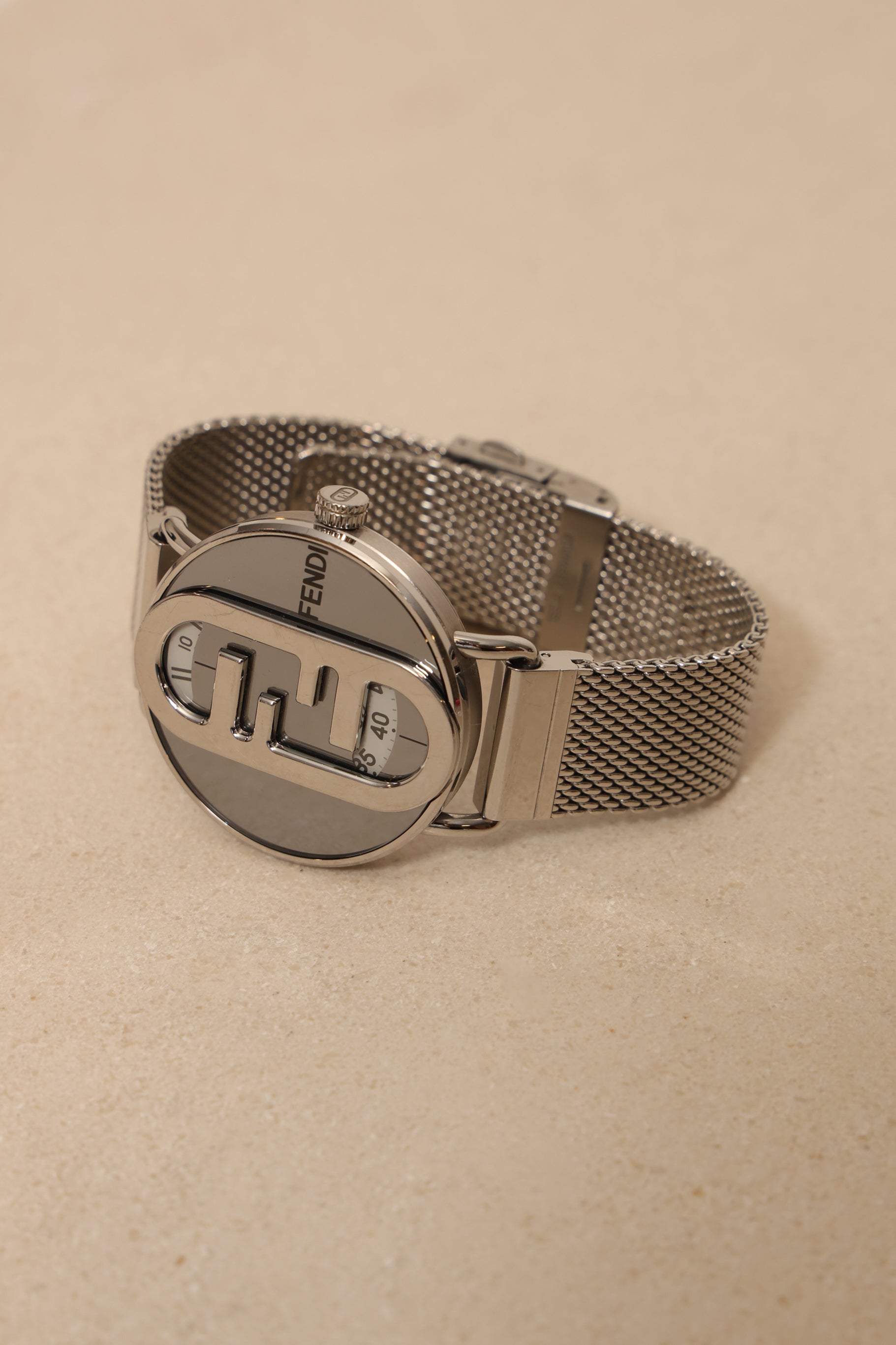 Fendi 42mm Timeless O'Lock Round Watch – FashioNica