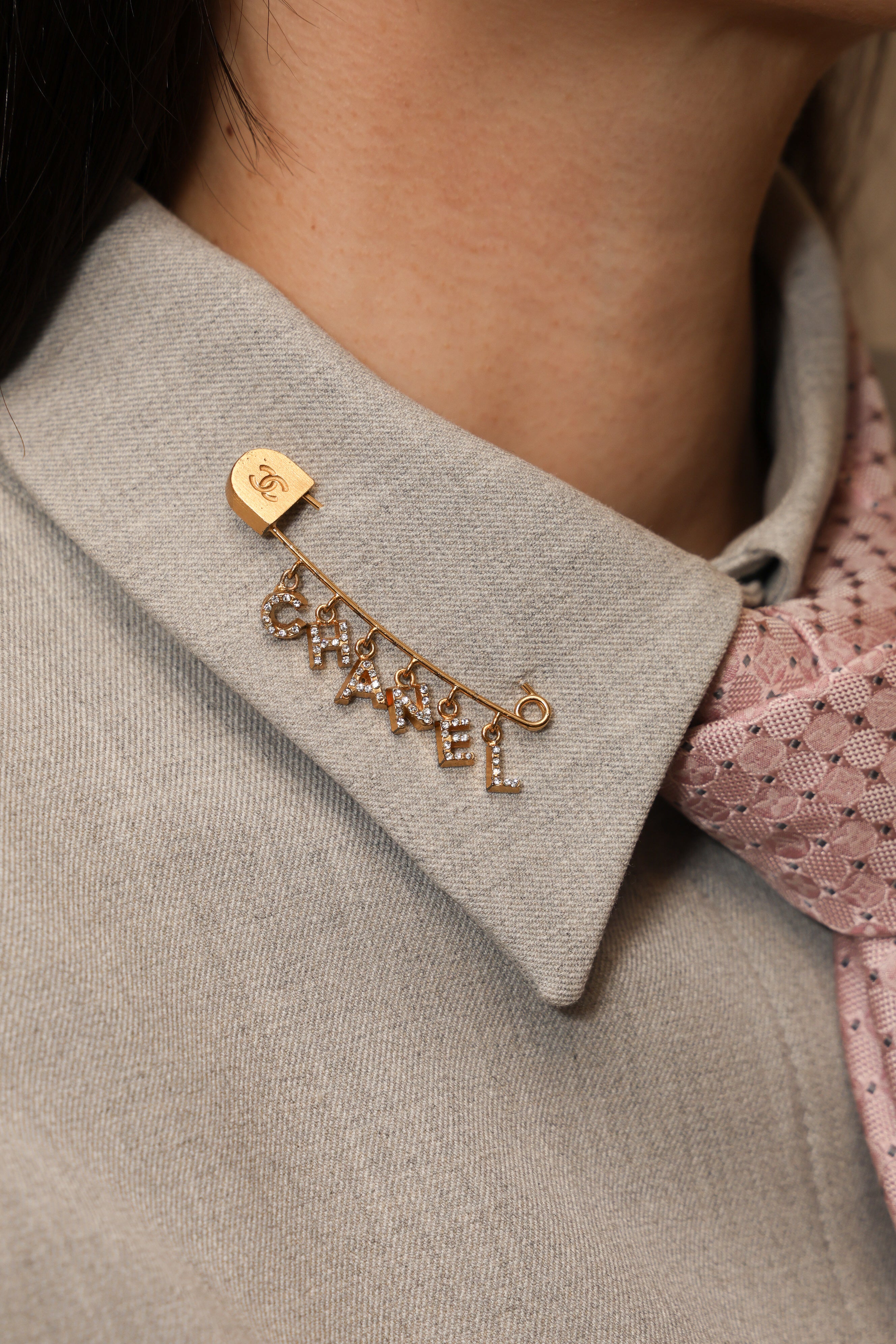 Chanel 2001 Safety Pin Brooch – FashioNica