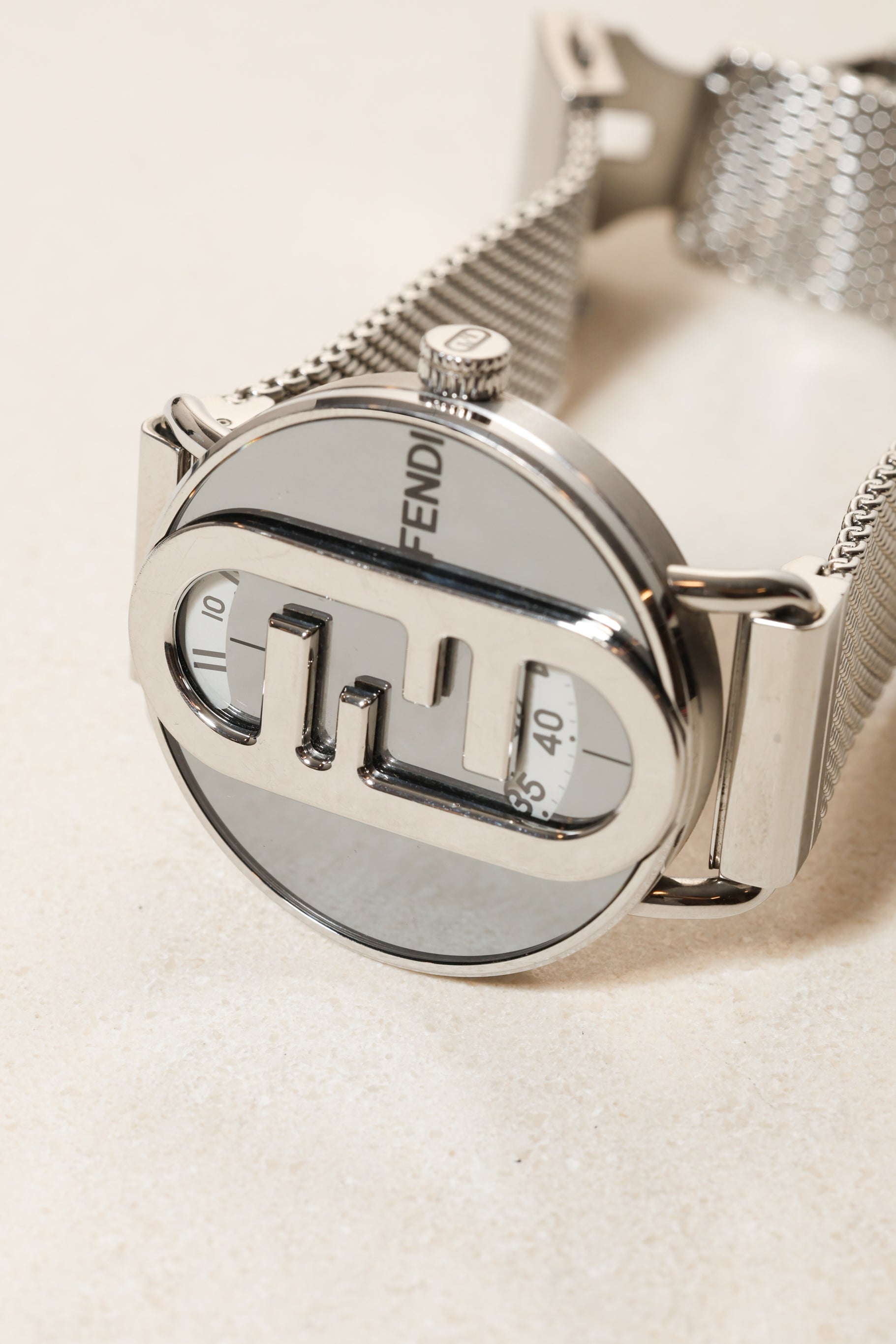 Fendi 42mm Timeless O'Lock Round Watch – FashioNica