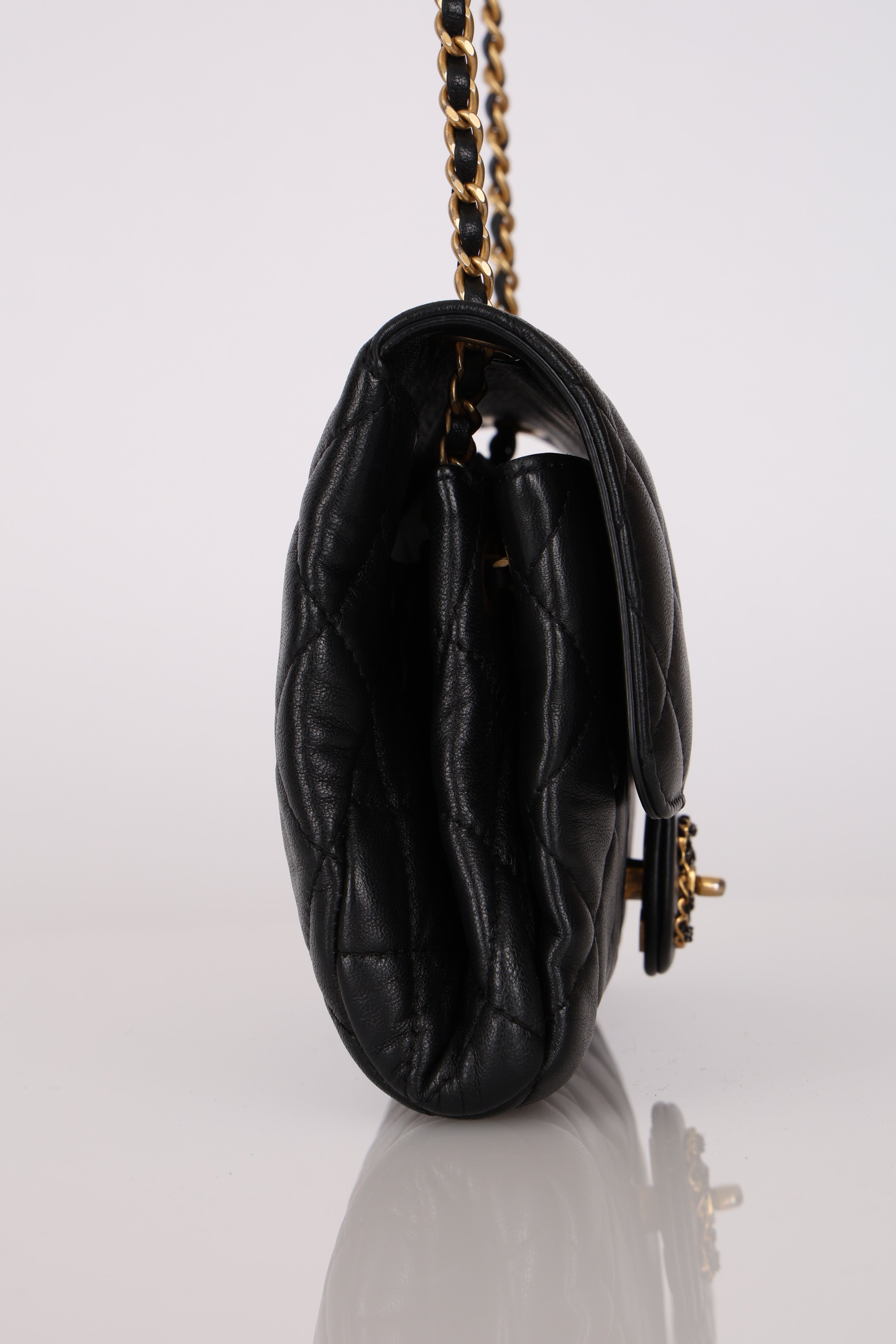 Chanel 2023 Lambskin Woven Chain CC Accordion Single Flap Bag – FashioNica