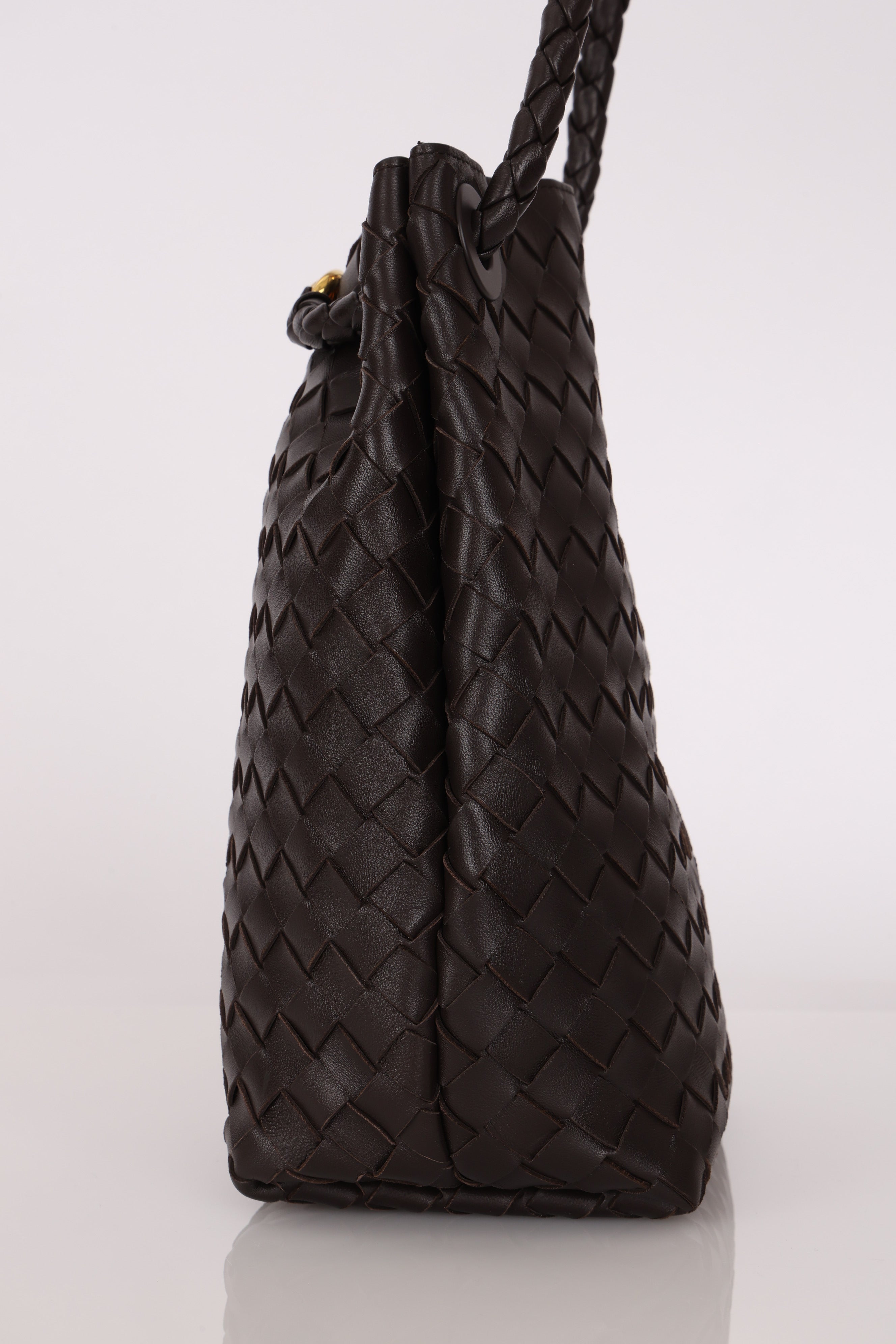 Bottega Veneta Small Intrecciato Andiamo Bucket Bag Fondant – FashioNica